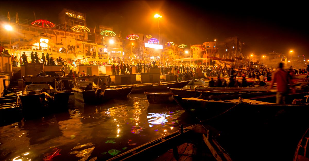 The Ultimate Travel Guide to the Ghats of Varanasi - Amit Chilka